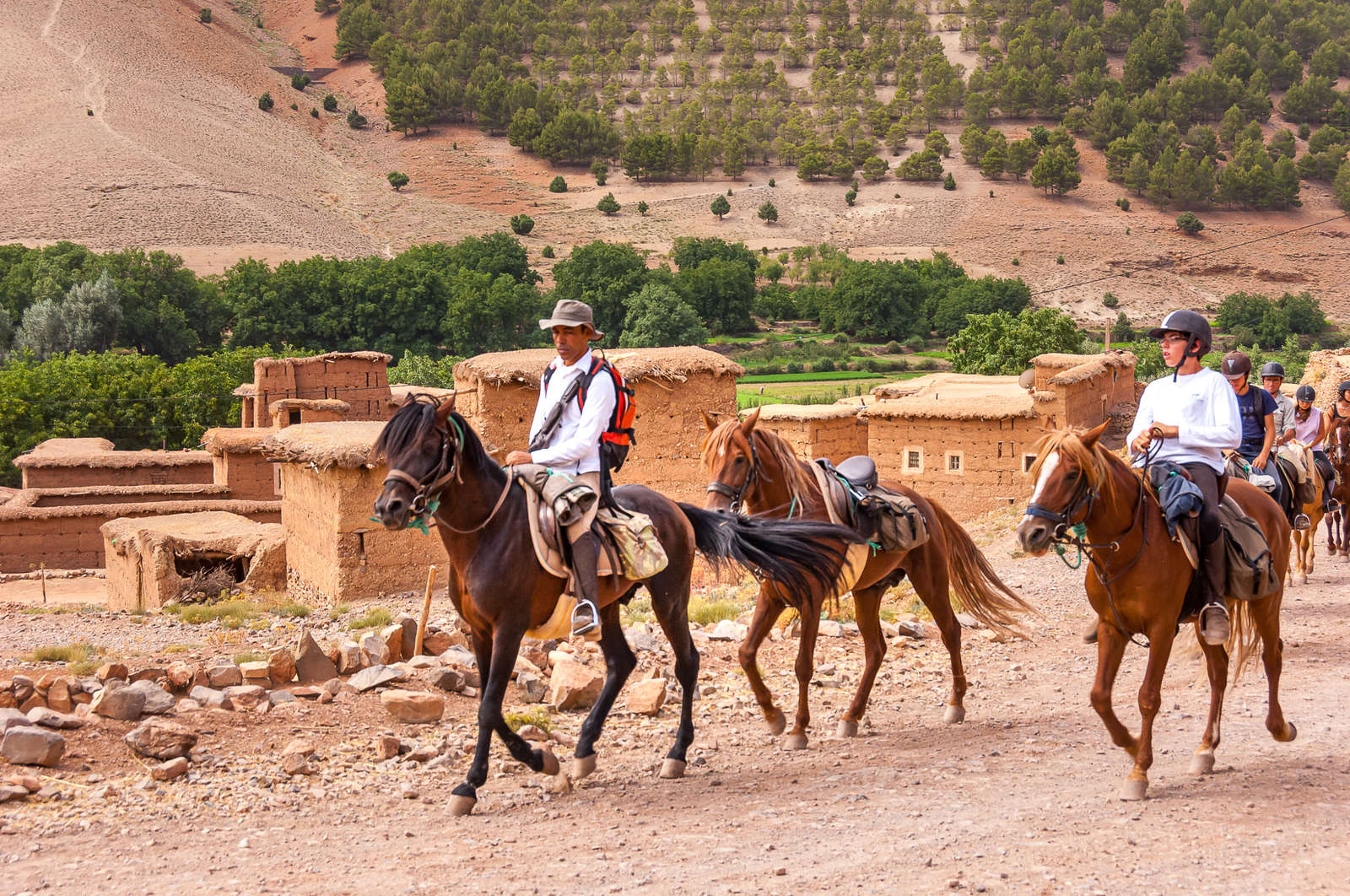 Découvrez le Haut Atlas à cheval et les berbères au Maroc | Cheval d ...