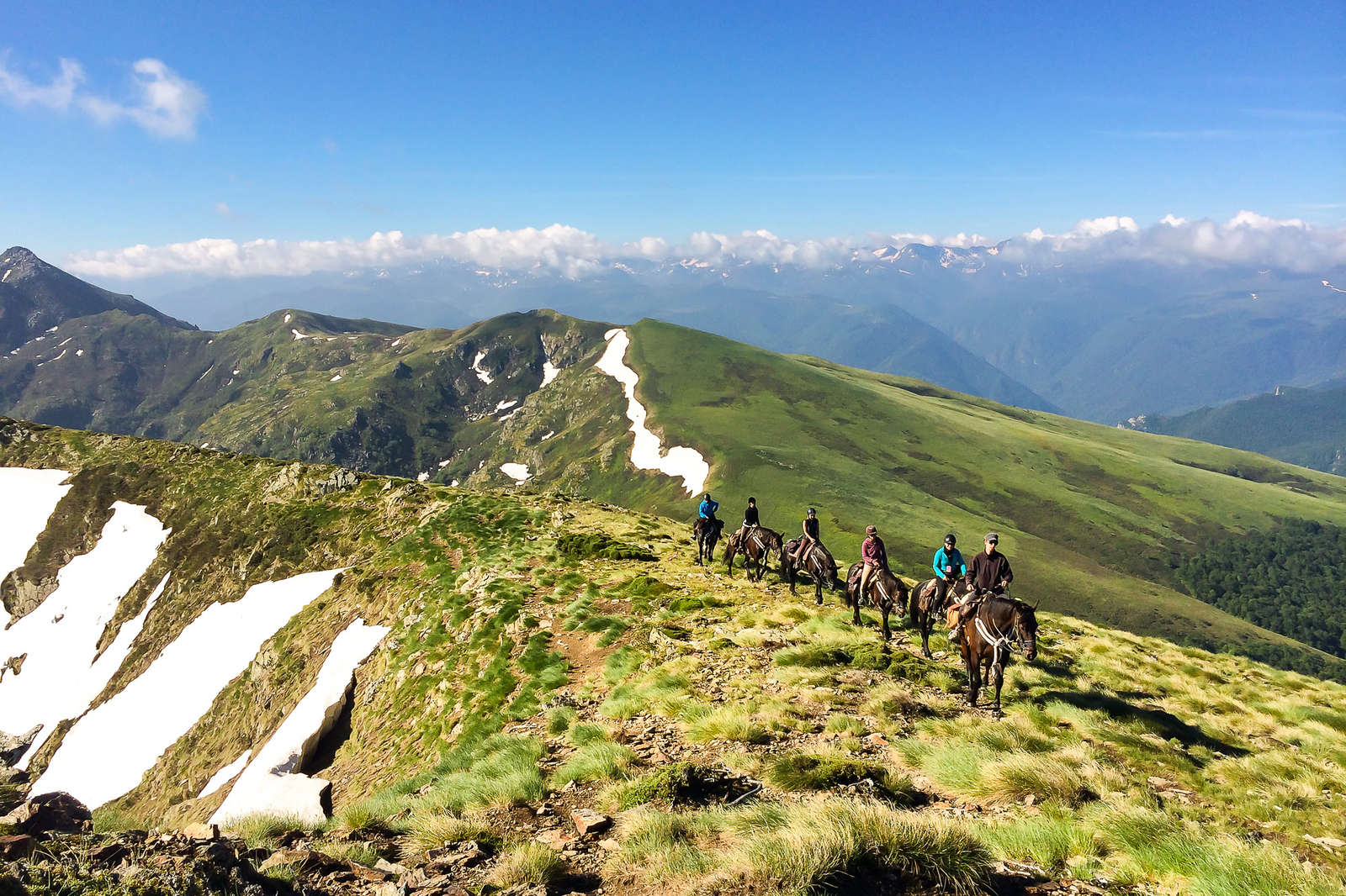 Randonnée à cheval dans les montagnes des Pyrénées | Cheval d'Aventure